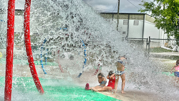 Russellville Splash Pad grand opening celebrates summer fun - Franklin ...