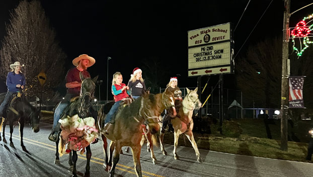 PHOTOS: Vina holds annual Christmas parade - Franklin County Times